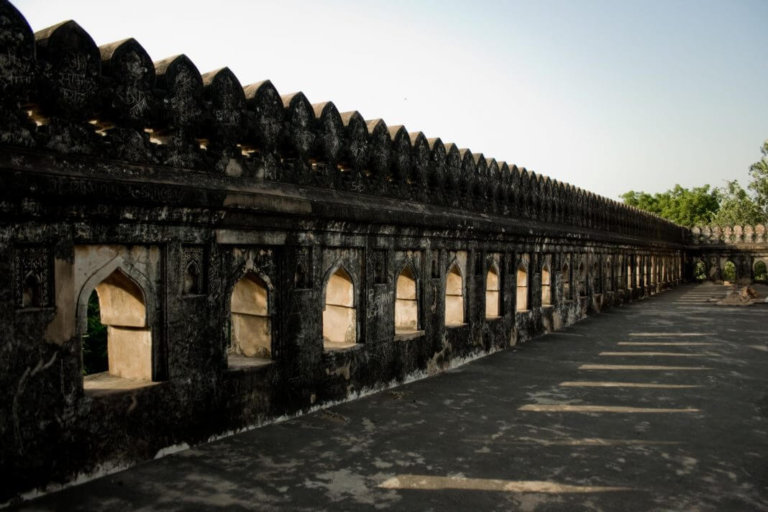 20 Most Haunted Places In Delhi Only For The Fearless Souls. | Panda ...