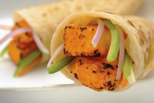 Best Street Food in Delhi Guide-25 Must Try Street Food Items in Delhi