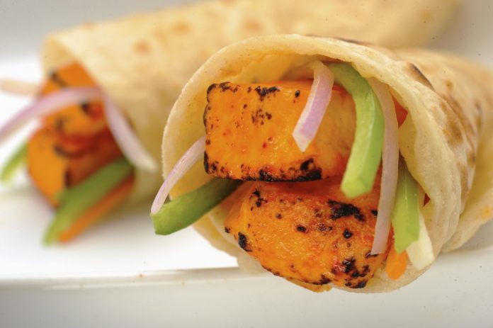 Best Street Food in Delhi Guide-25 Must Try Street Food Items in Delhi